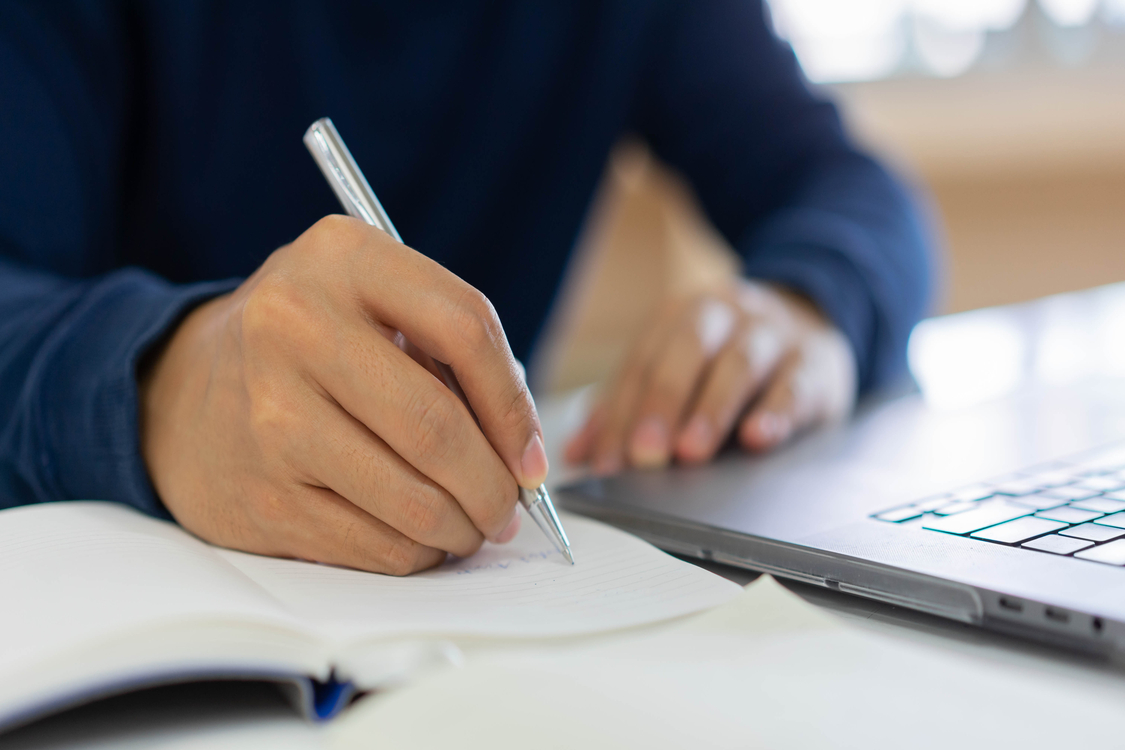 Offering journalistic flair and scholarly diligence | EmEye ...